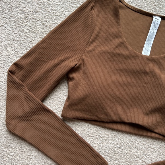 ALO Yoga | Tops | New Alo Yoga Ribbed Defined Long Sleeve Bra Crop Top ...